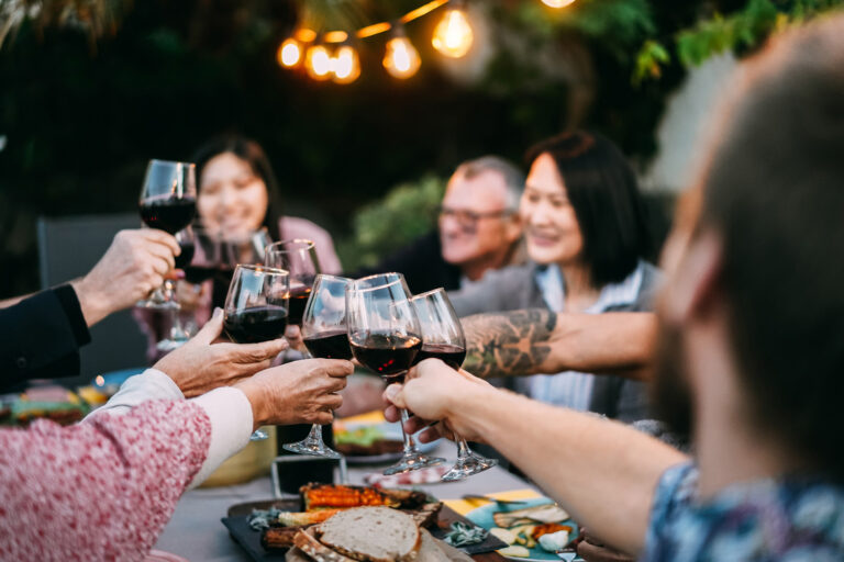 Tischdeko Gartenparty: Fünf DIY Ideen für eure Sommerparty